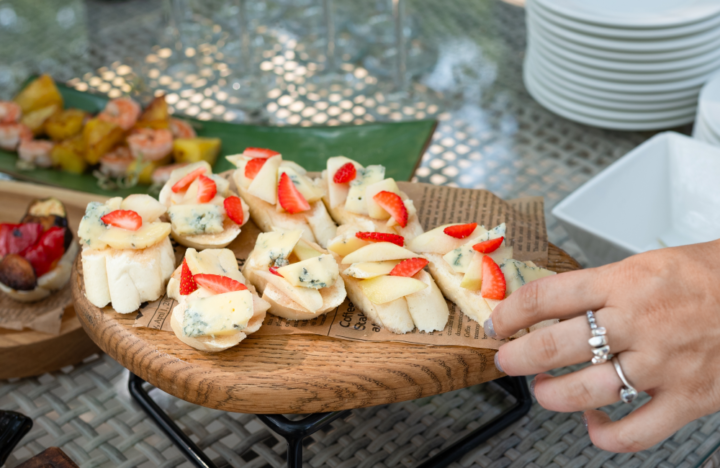 How Much Food for a Party: Charts for 10–100 Guests + Calculator ...